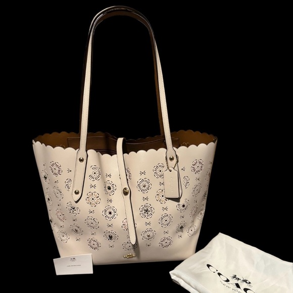 Coach | Bags | Coach Market Tote With Cut Out Tea Rose | Poshmark